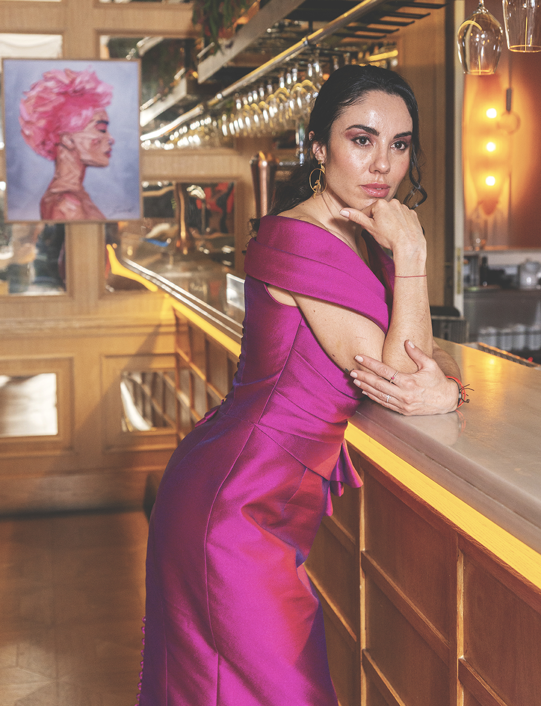 Un conjunto impresionante que a nuestra modelo le sienta fenomenal y lo ...